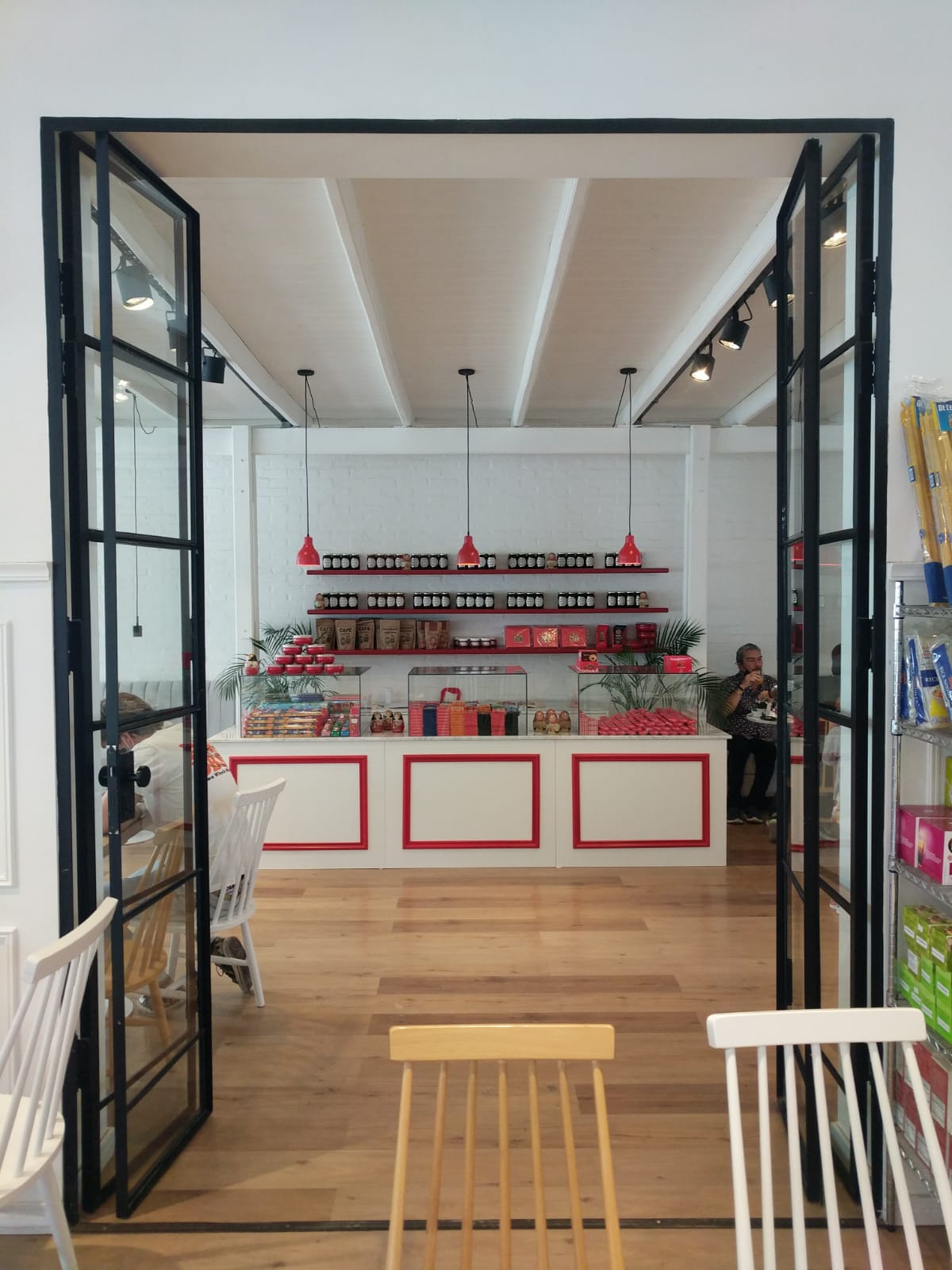 Mamuschka desembarca en Funes de la mano de histórica panadería local ...