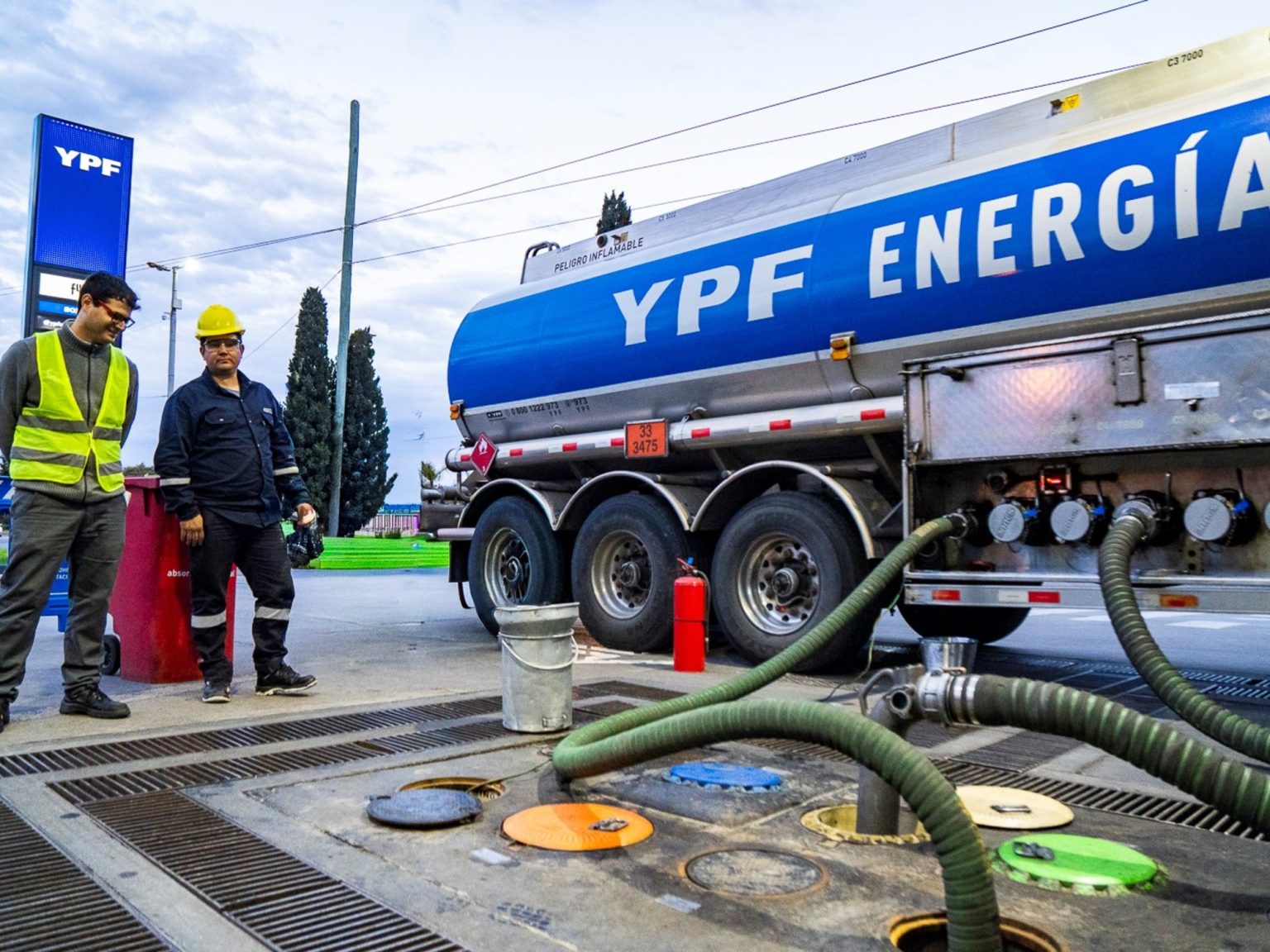 YPF exportará combustibles Premium por primera vez - El Occidental